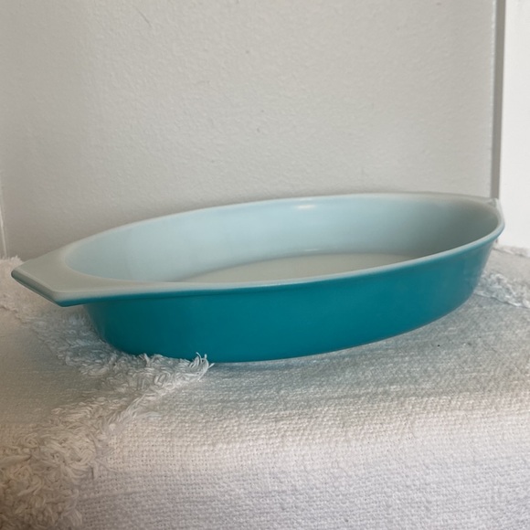 Pyrex | Kitchen | Vintage Pyrex Oval 12 Qt Casserole Dish Turquoise ...